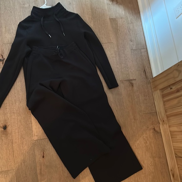 SPANX | Pants & Jumpsuits | Spanx Airessential Wide Leg Set Size Small ...